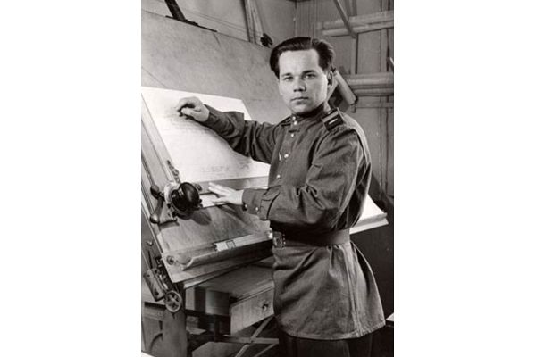 Michail Kalasjnikov - Historiens Aktører nr. 39